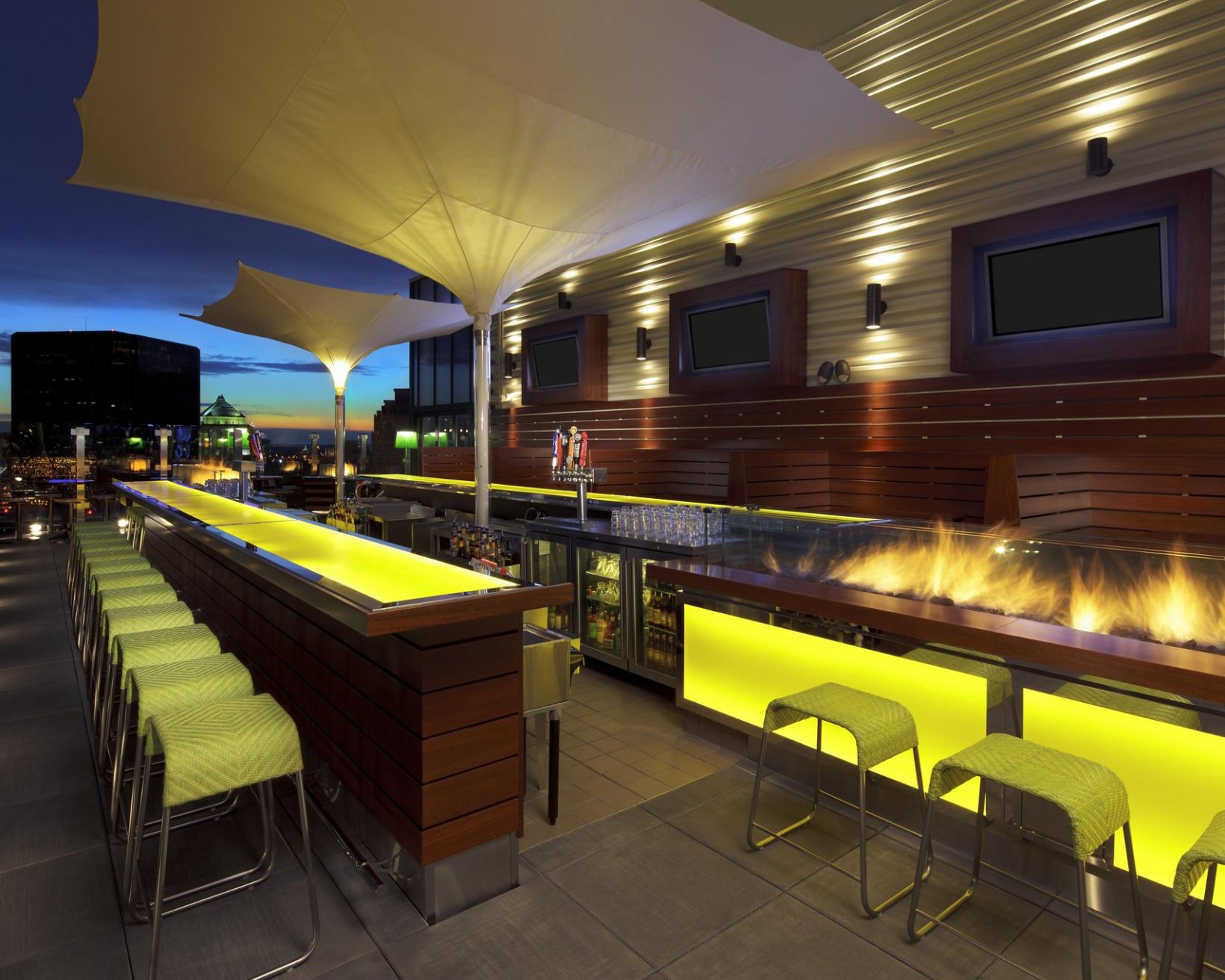 10 Heartland Hotels with Rooftop Bars Perfect for Summer - Travel ...