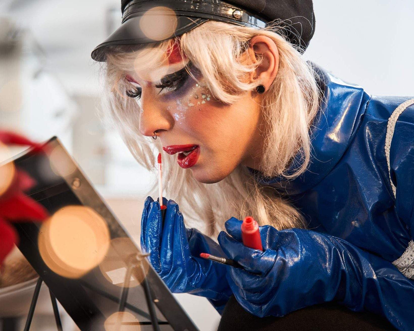 Explore our guide to the very best drag events in Sydney - KAYAK