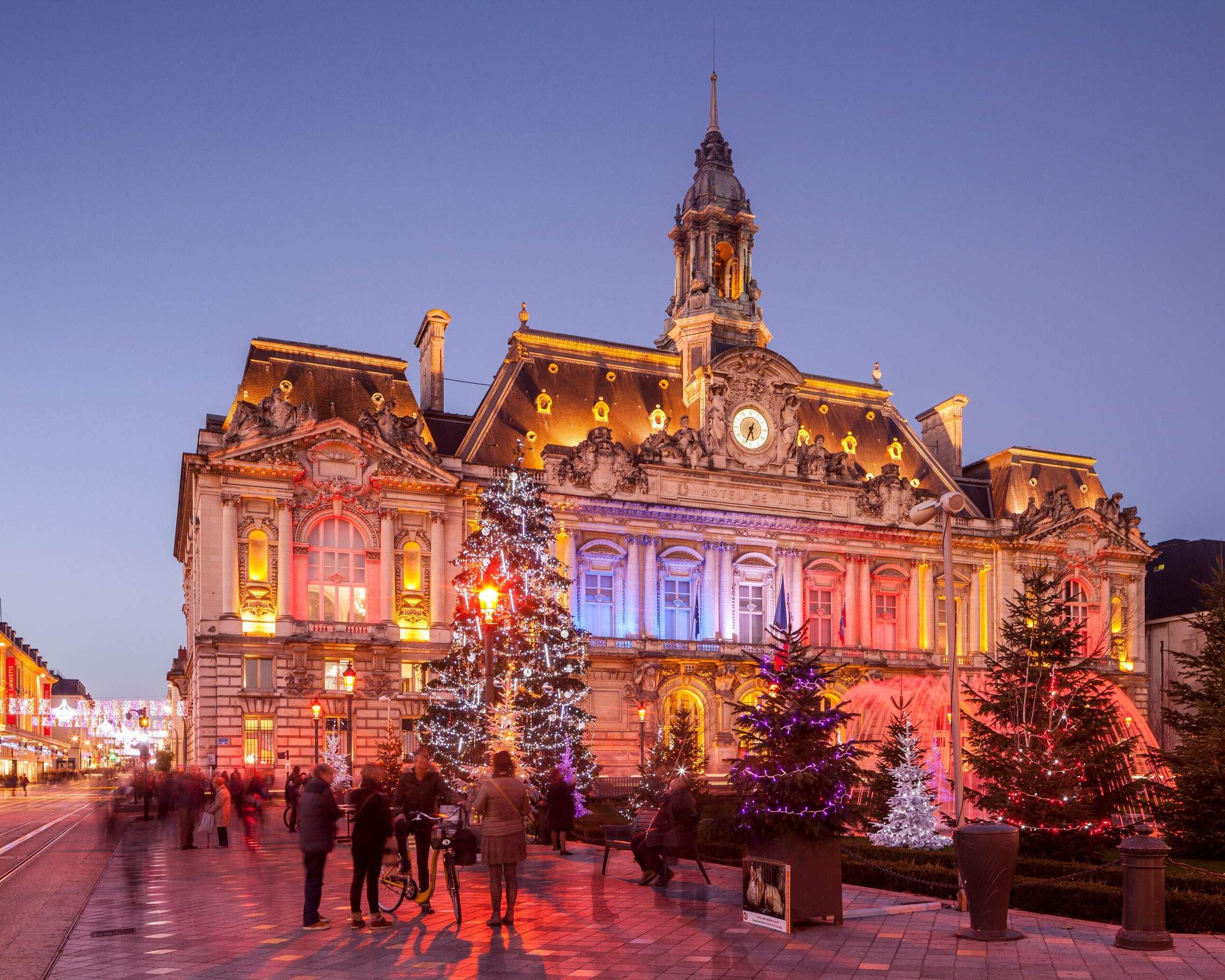 The best things to do during Christmas in Paris - KAYAK