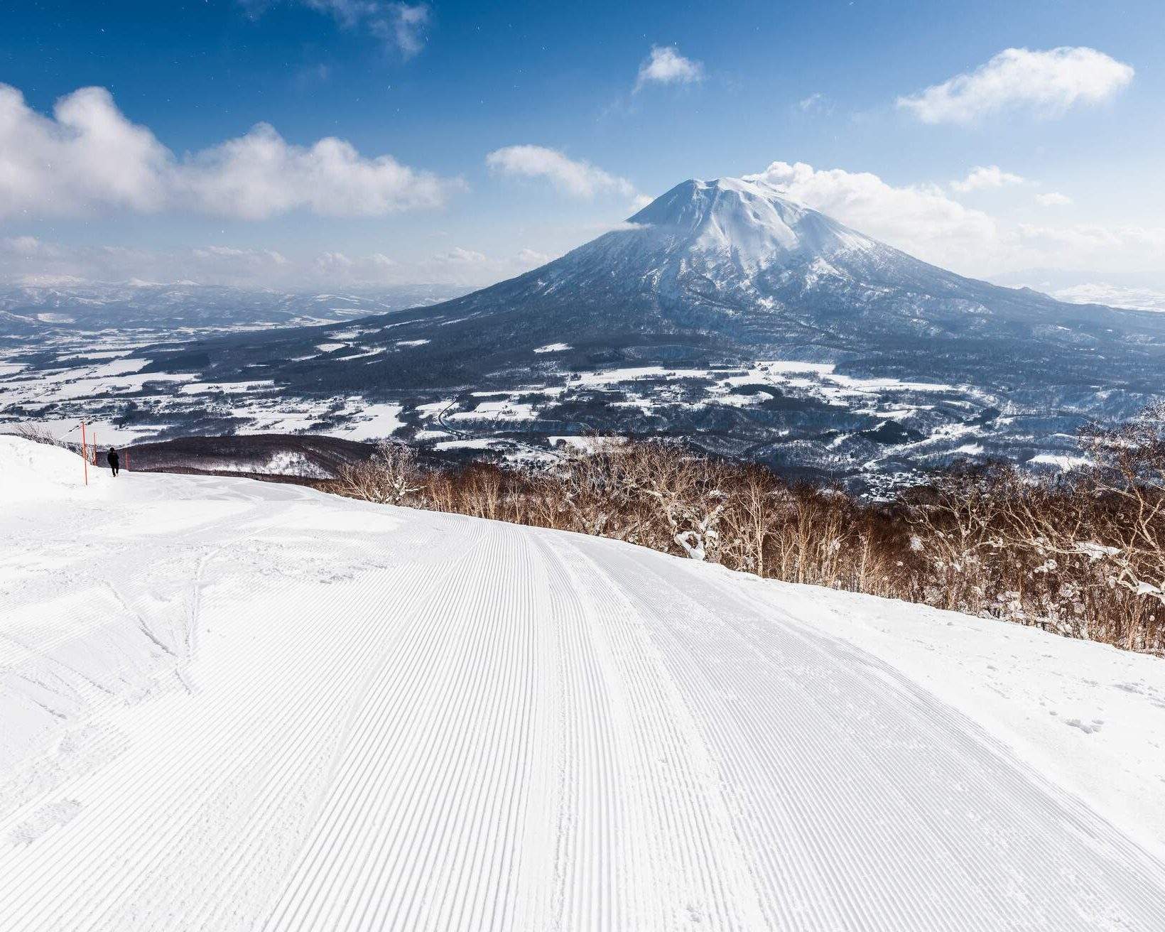 Explore our guide to skiing in Japan: Top resorts and more - KAYAK