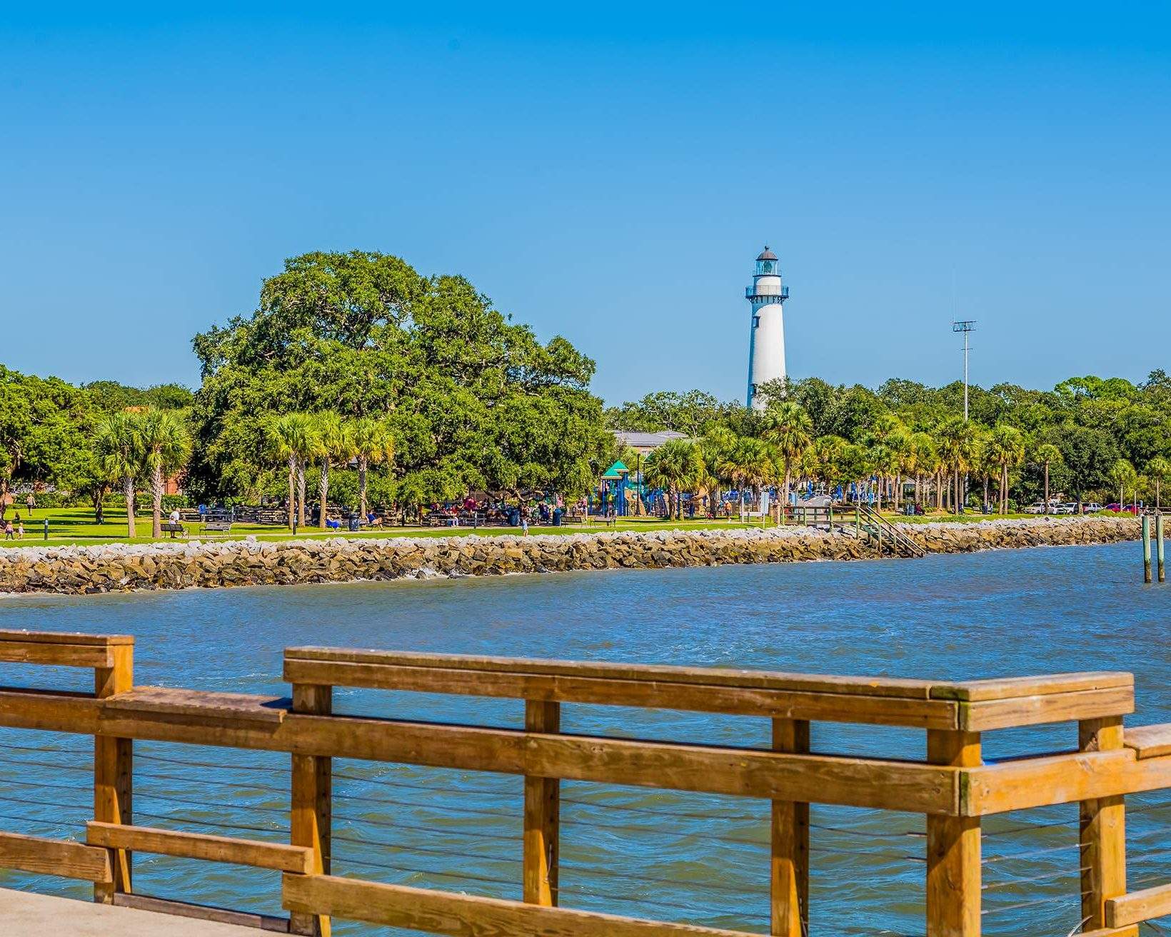 Warm places to visit in November: last chance for fall - KAYAK