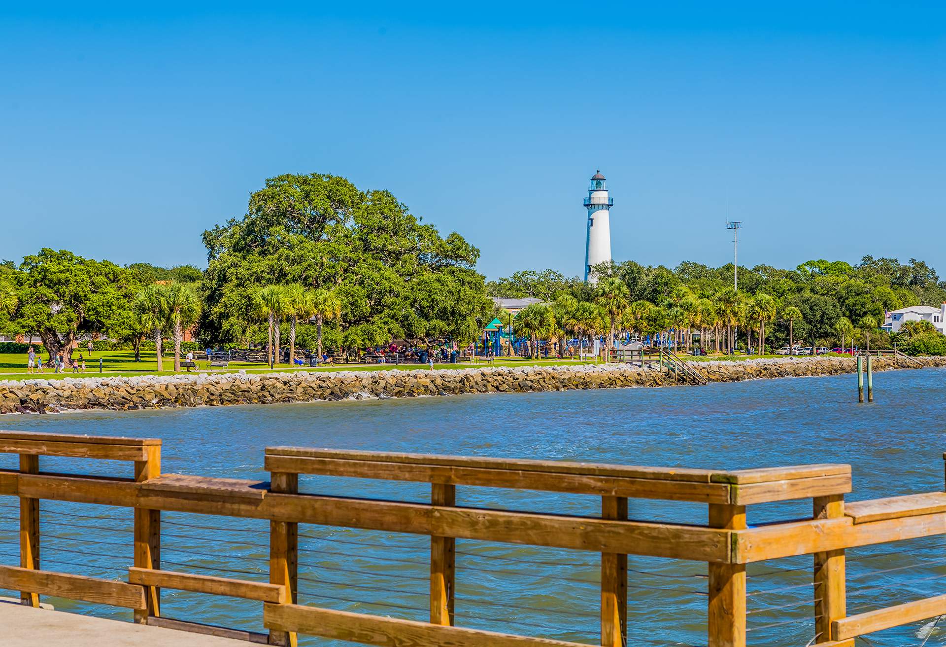 Warm places to visit in November: last chance for fall - KAYAK