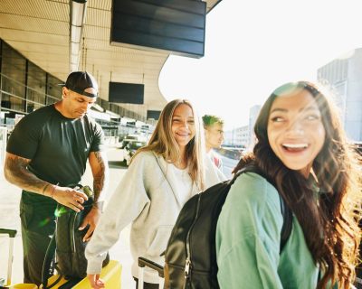 A detailed guide to what a layover is - KAYAK