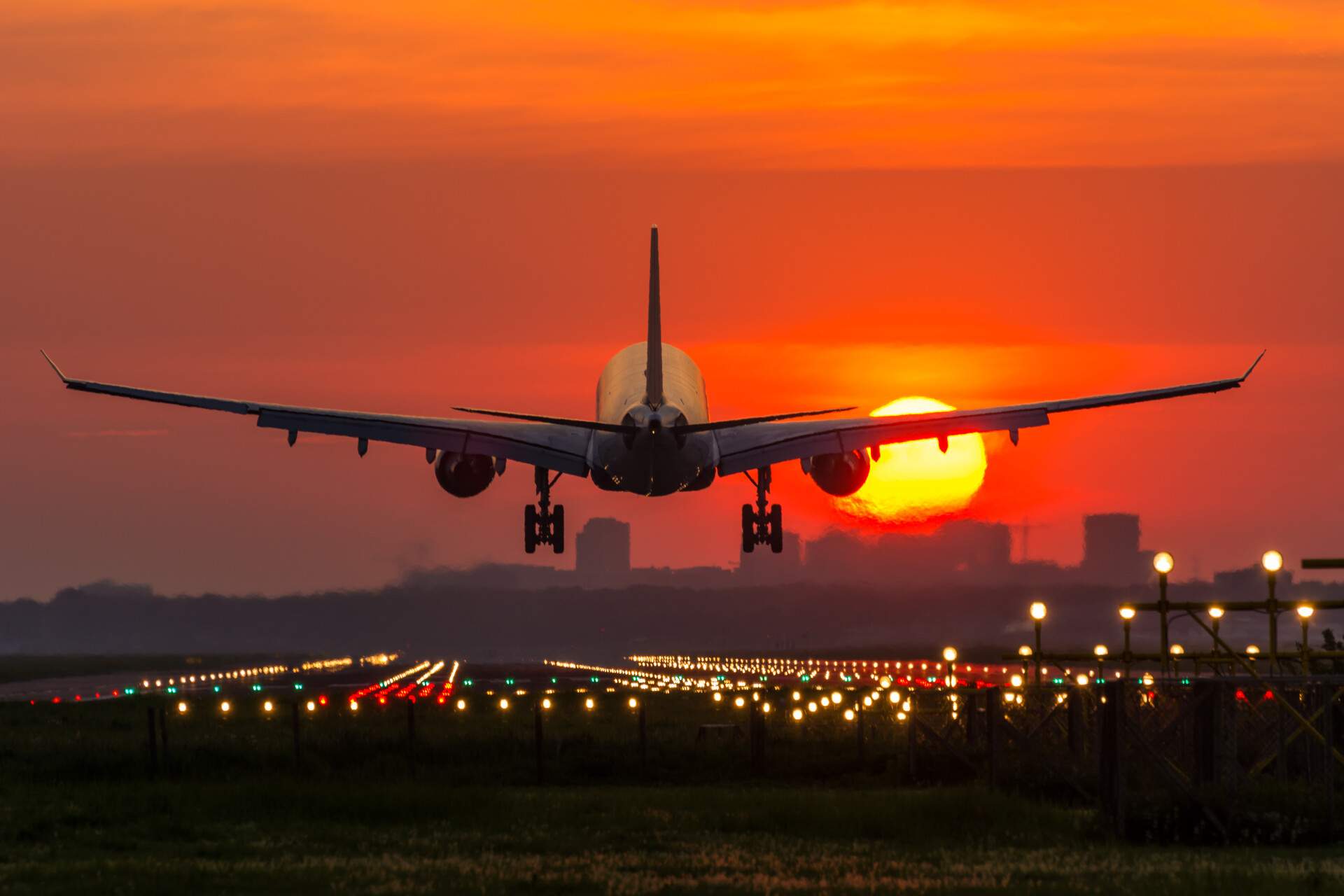 Your guide to what a red-eye flight really is - KAYAK