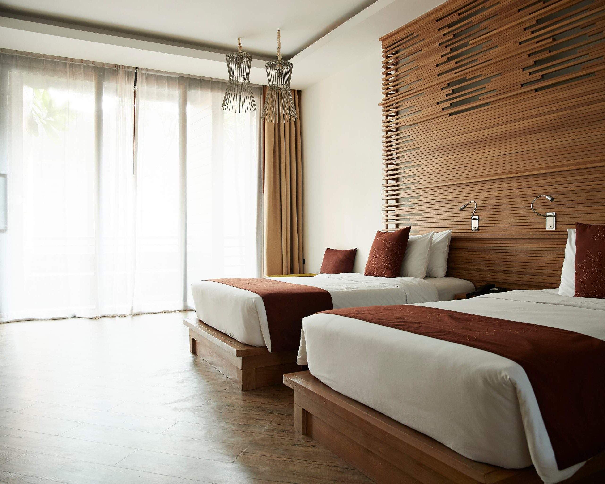 KAYAK data reveals: The best time to book a hotel - KAYAK