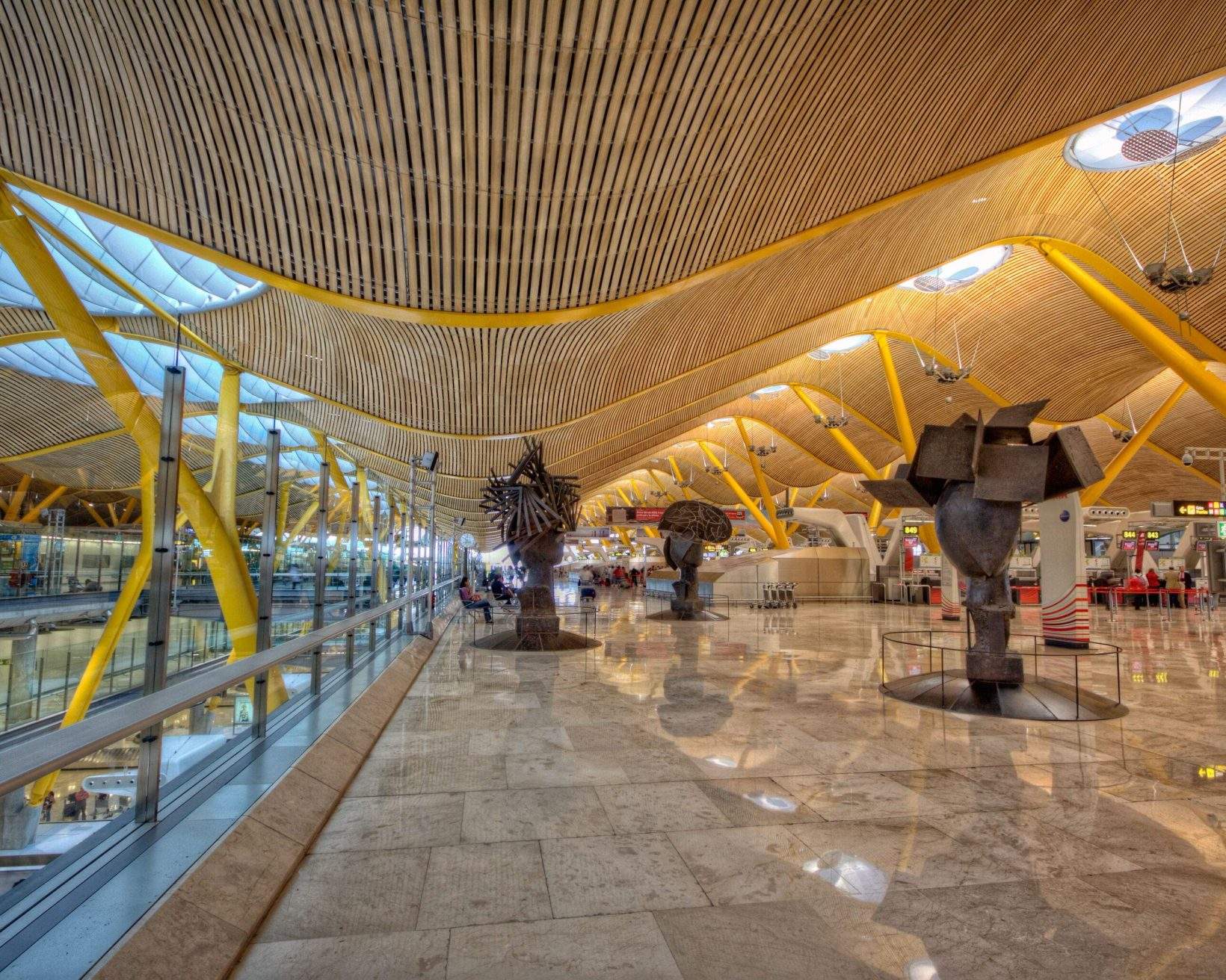 Pro tips: what to do during a layover - KAYAK