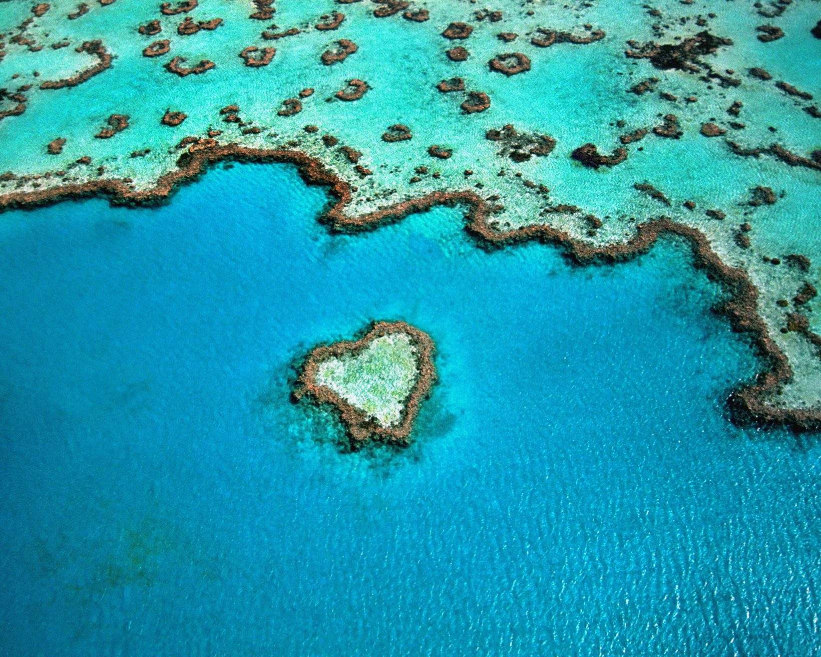 A journey to the top 10 most beautiful places in the world - KAYAK