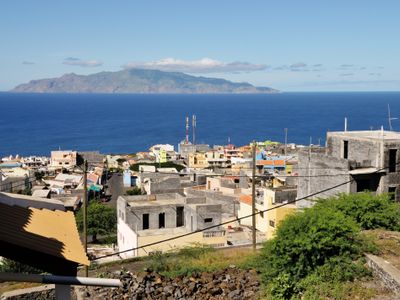 Aéroport Intl de Praia (RAI) - Suivi des vols, plans et plus encore - KAYAK