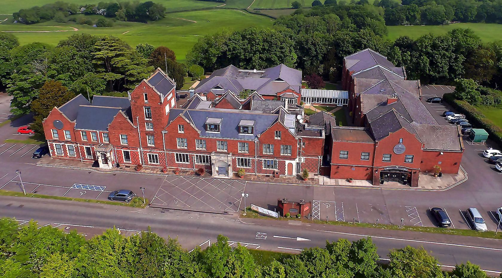 The Hog's Back Hotel & Spa Farnham from $66. Farnham Hotel Deals ...