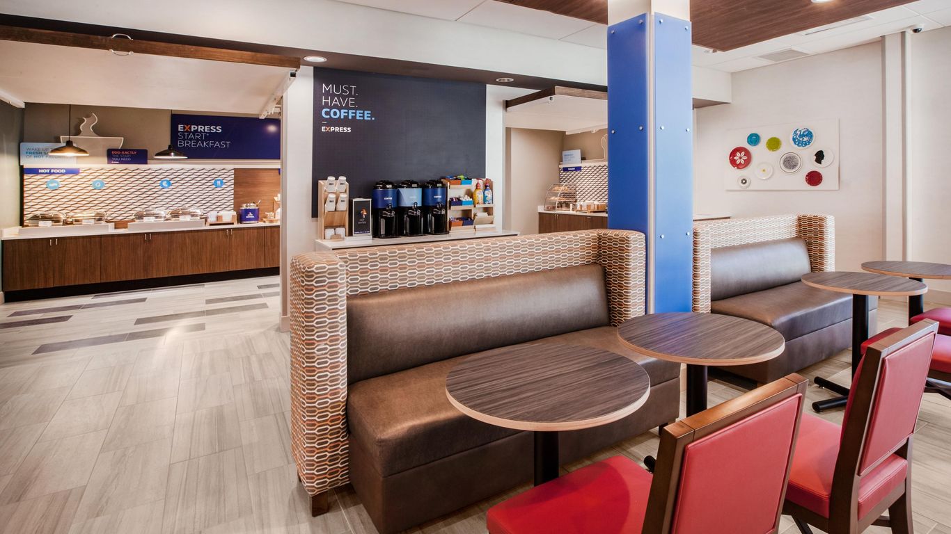 Holiday Inn Express & Suites Middletown - Goshen By IHG from $106 ...