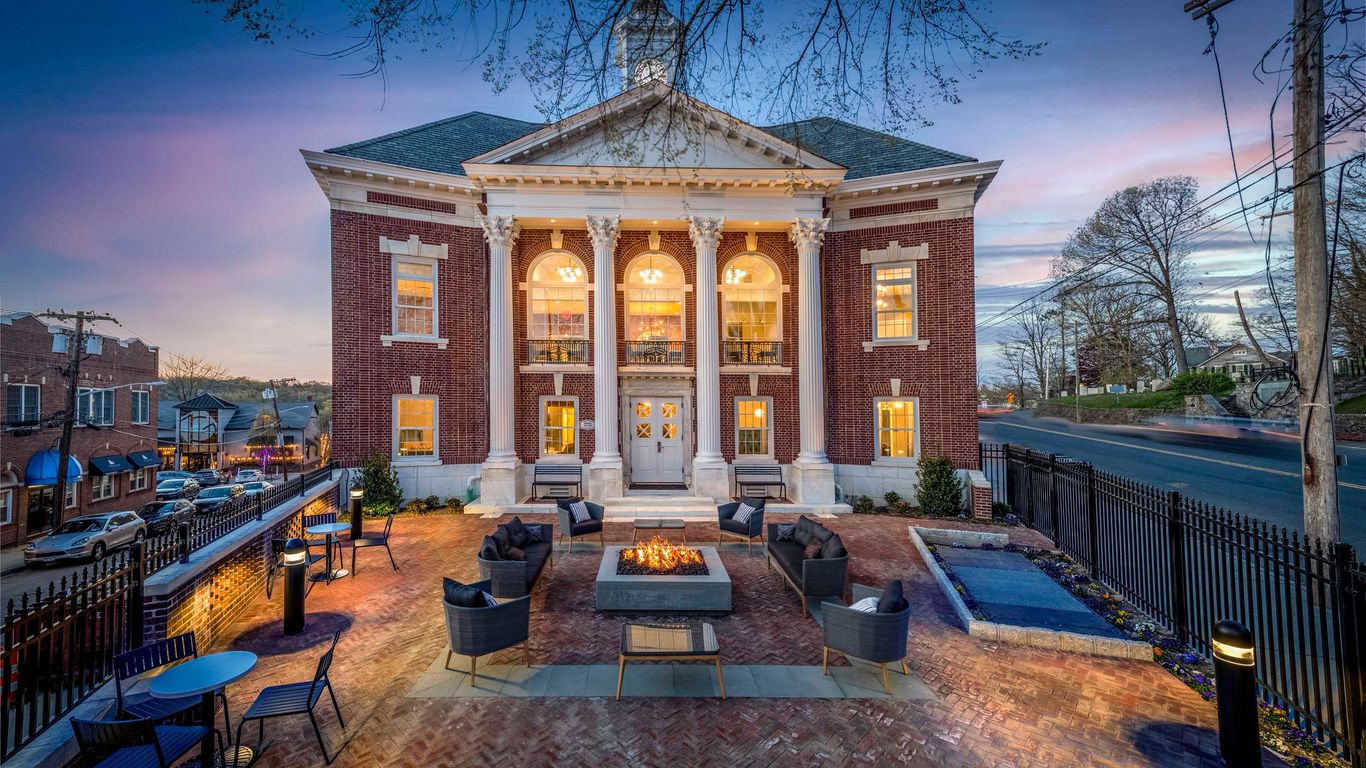 Hampton Inn and Suites Huntington Downtown from $194. Huntington Hotel ...