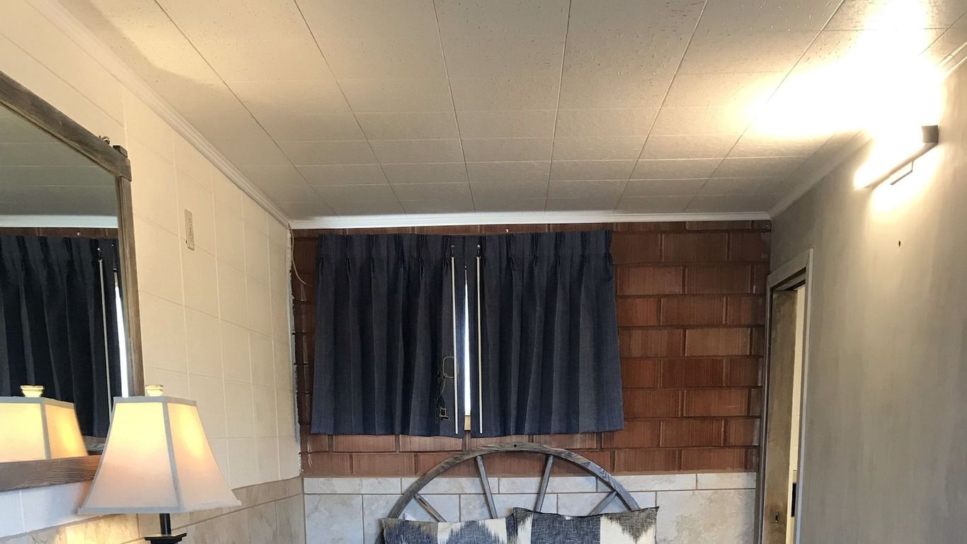Lariat Motel from $139. Hardin Hotel Deals & Reviews - KAYAK