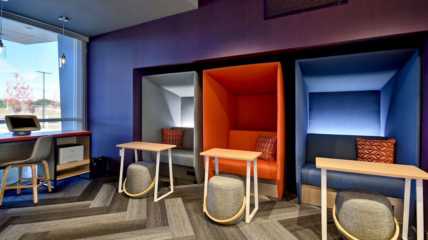 Tru by Hilton Concord from $103. Concord Hotel Deals & Reviews - KAYAK