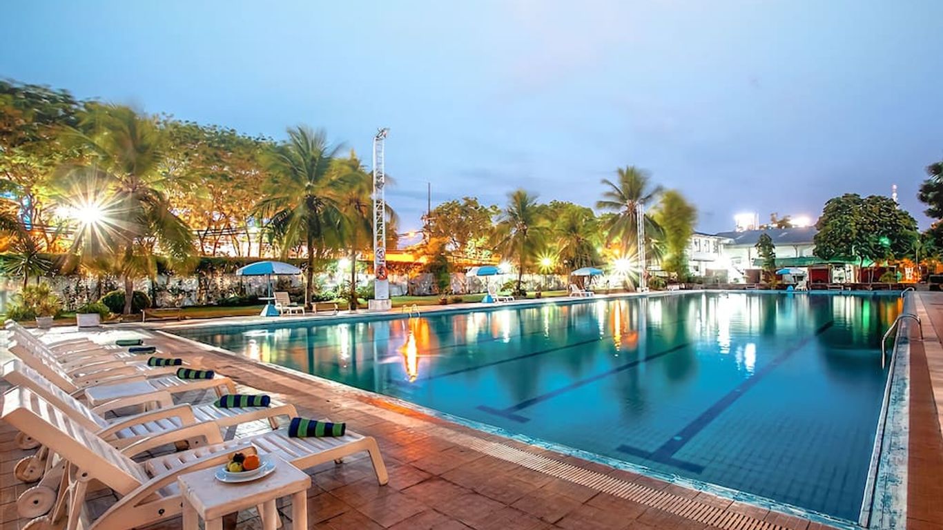 Surabaya Suites Hotel Powered by Archipelago from $23. Surabaya Hotel ...