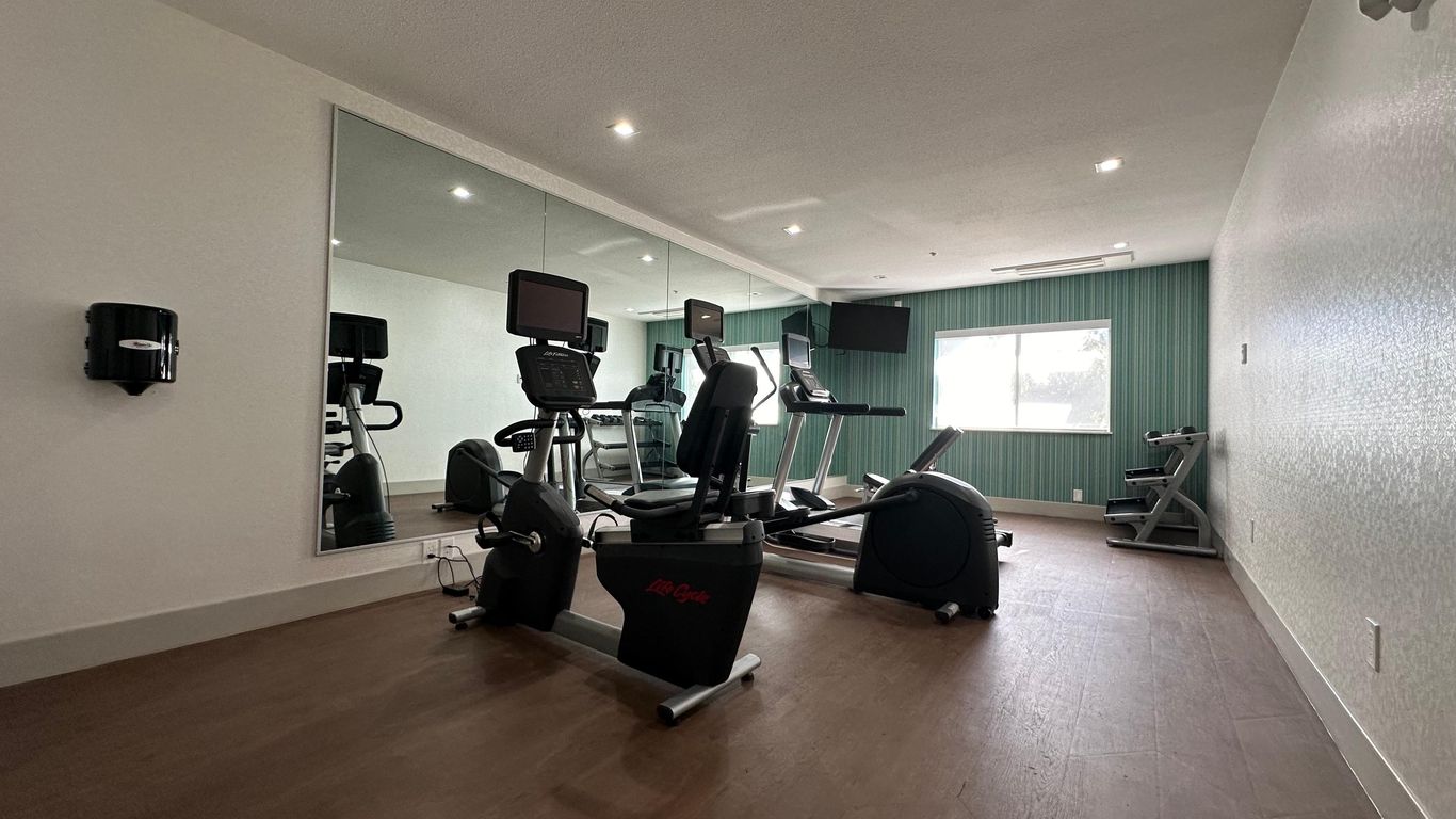 Holiday Inn Express & Suites Mountain View Silicon Valley from $88 ...