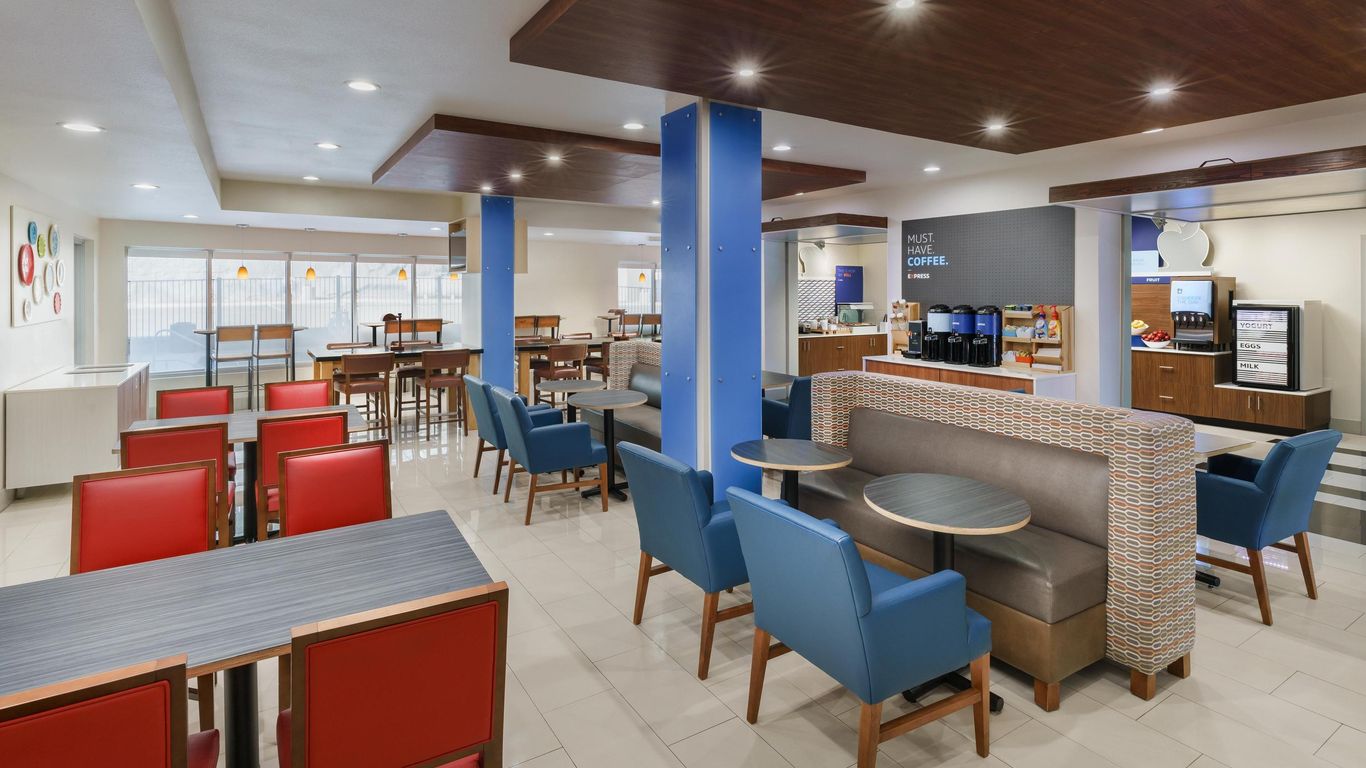 Holiday Inn Express & Suites Oakhurst-Yosemite Park Area By IHG from ...