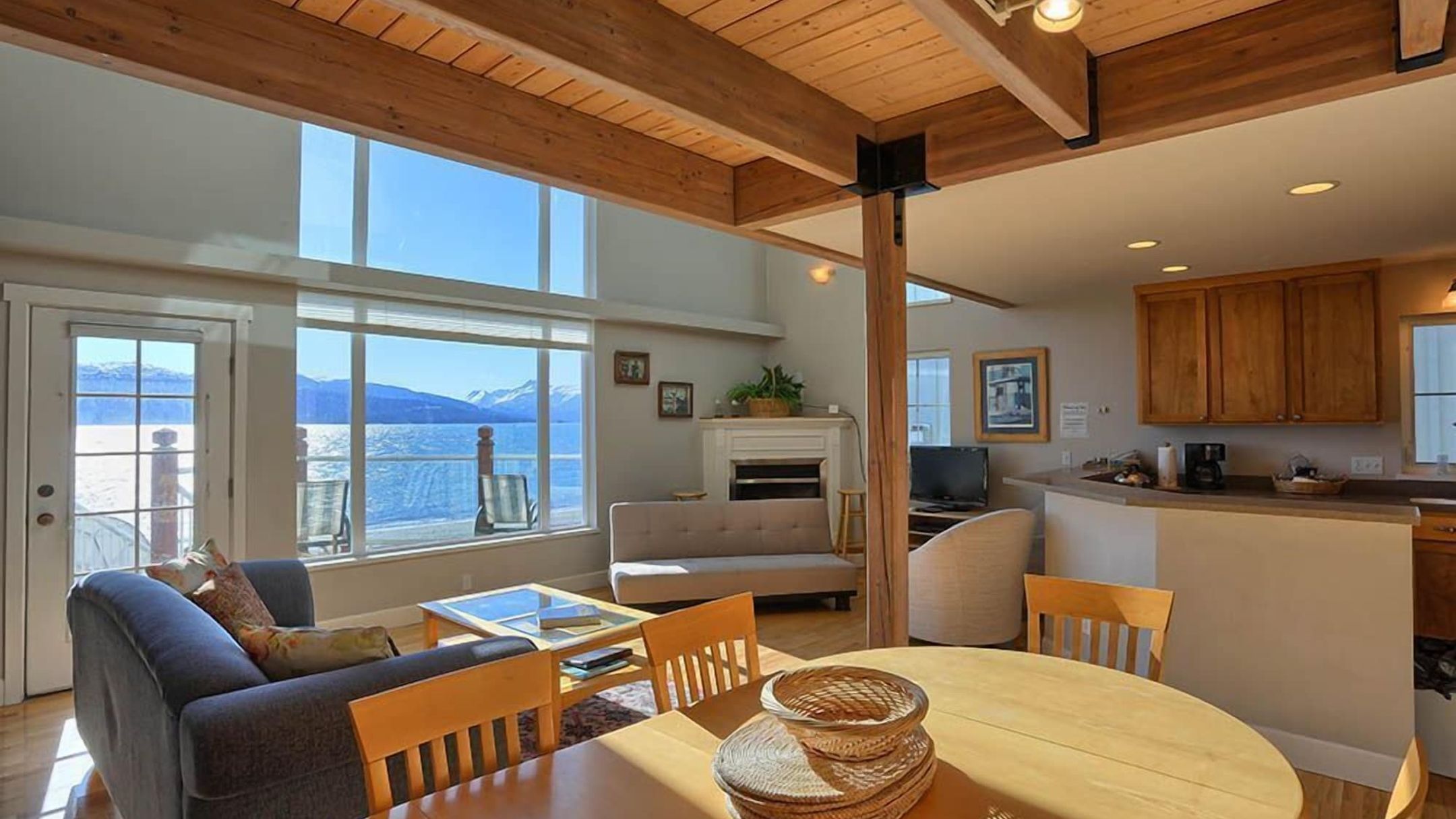 Land's End Resort from $81. Homer Hotel Deals & Reviews - KAYAK