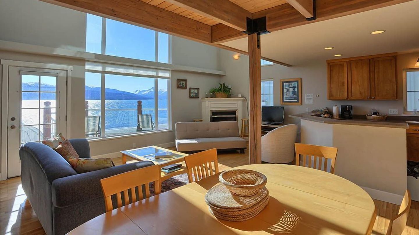 Land's End Resort from $81. Homer Hotel Deals & Reviews - KAYAK