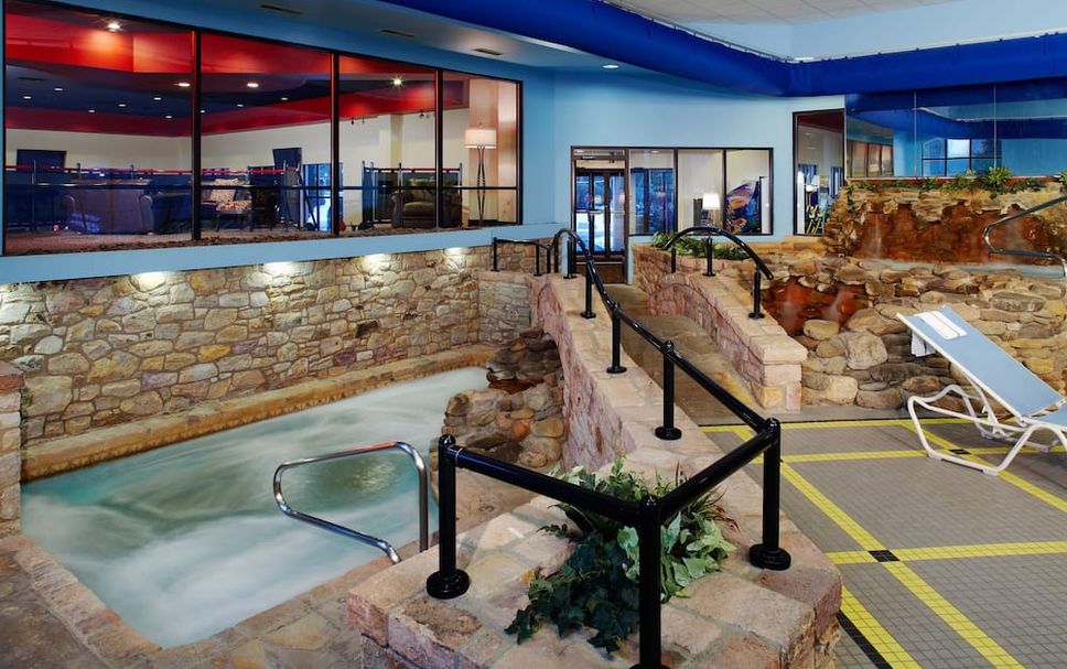 Paradise Stream Resort from $199. Mt Pocono Hotel Deals & Reviews - KAYAK