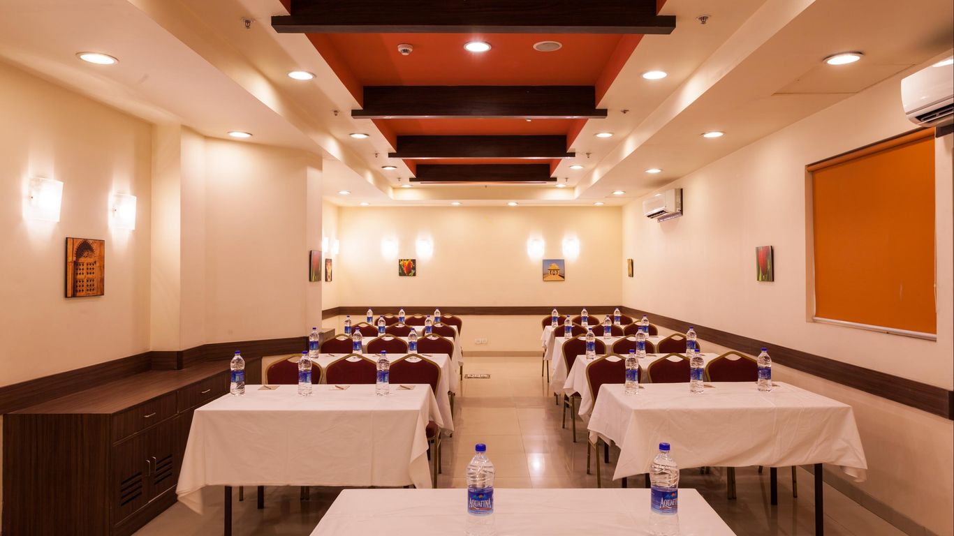 Ginger Indore from $24. Indore Hotel Deals & Reviews - KAYAK