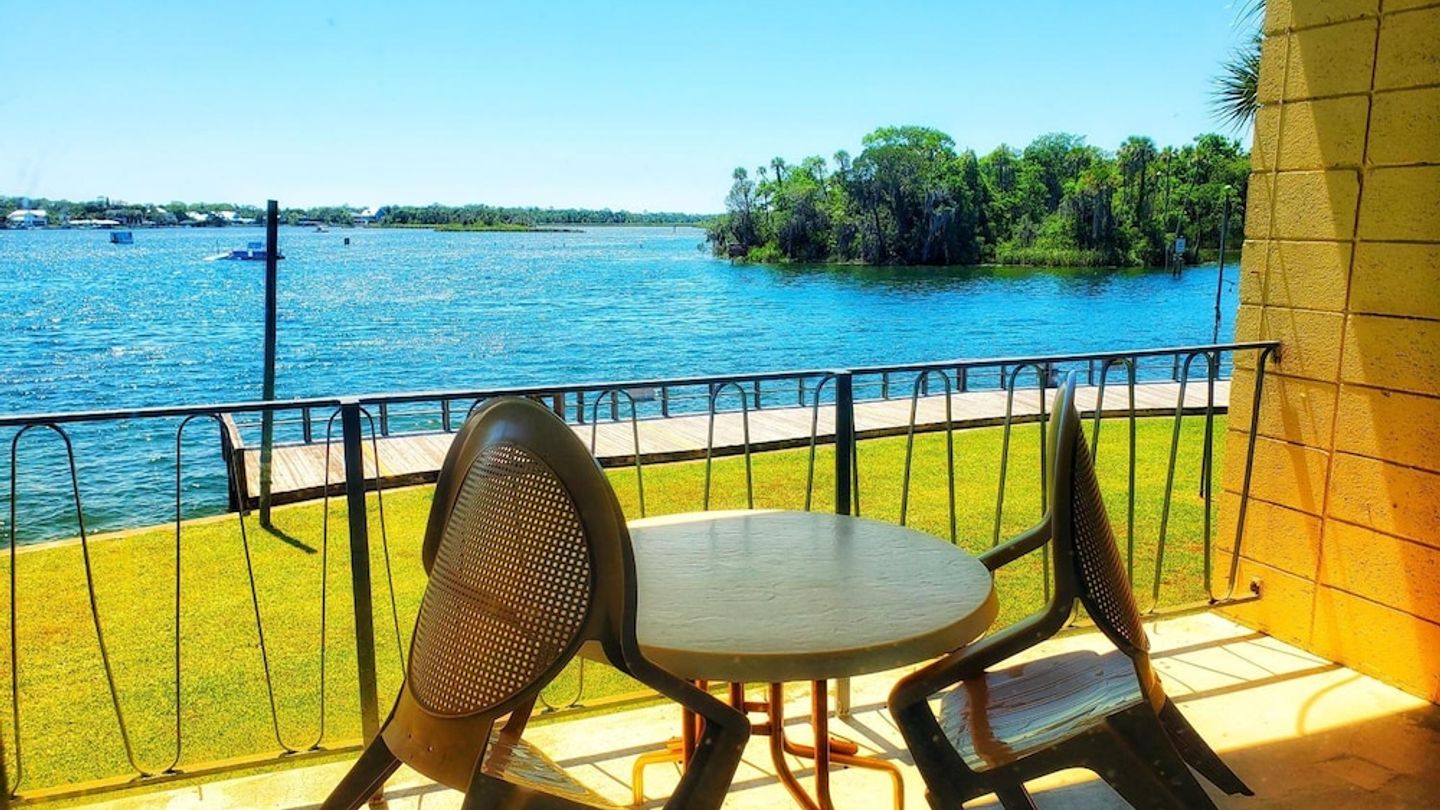 The Port Hotel and Marina from $84. Crystal River Hotel Deals & Reviews ...