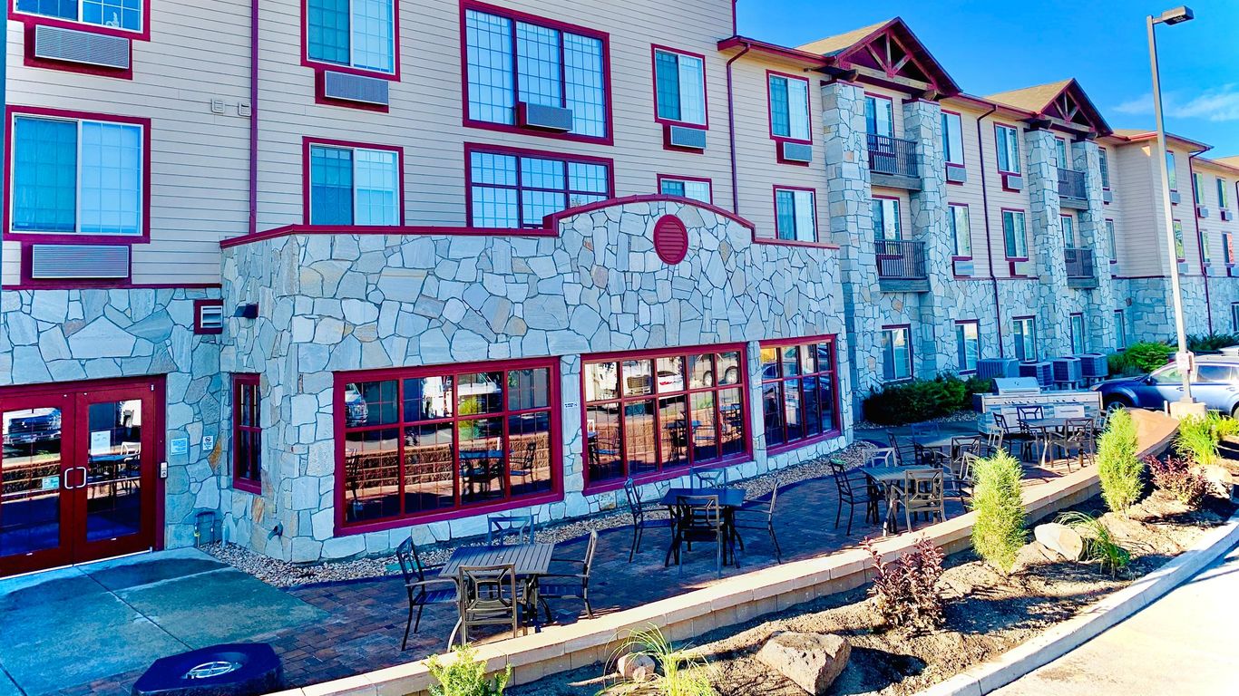 Holiday Inn Express & Suites Cheney from $126. Cheney Hotel Deals ...