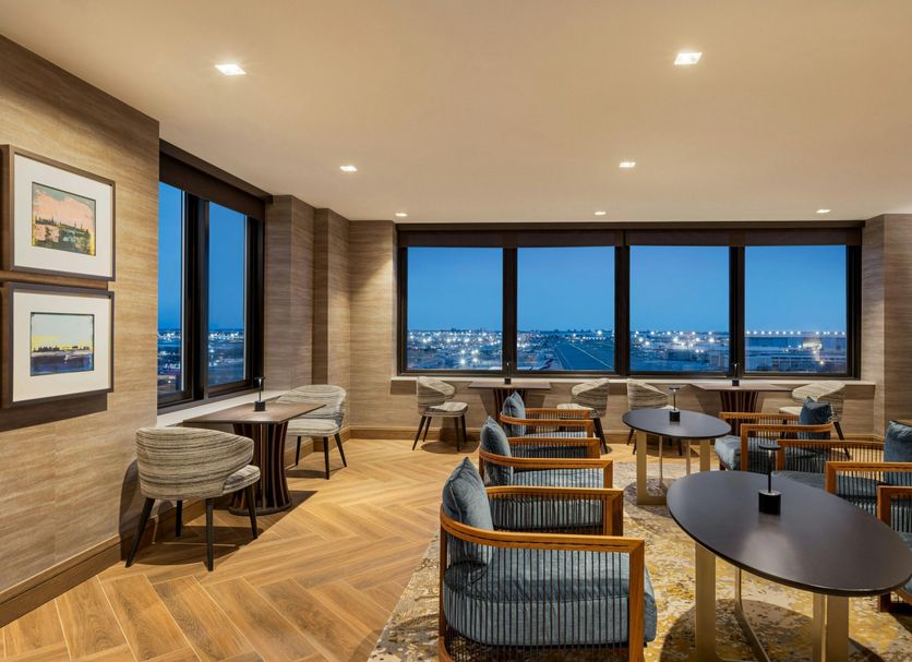 Marriott New York Jfk Airport from $122. Queens Hotel Deals & Reviews ...