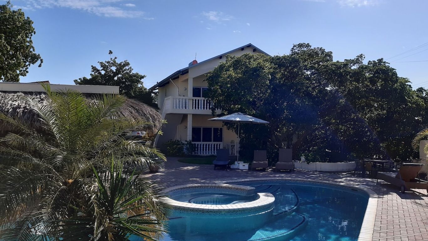 Wayaca Mini Resort from $39. Willemstad Hotel Deals & Reviews - KAYAK