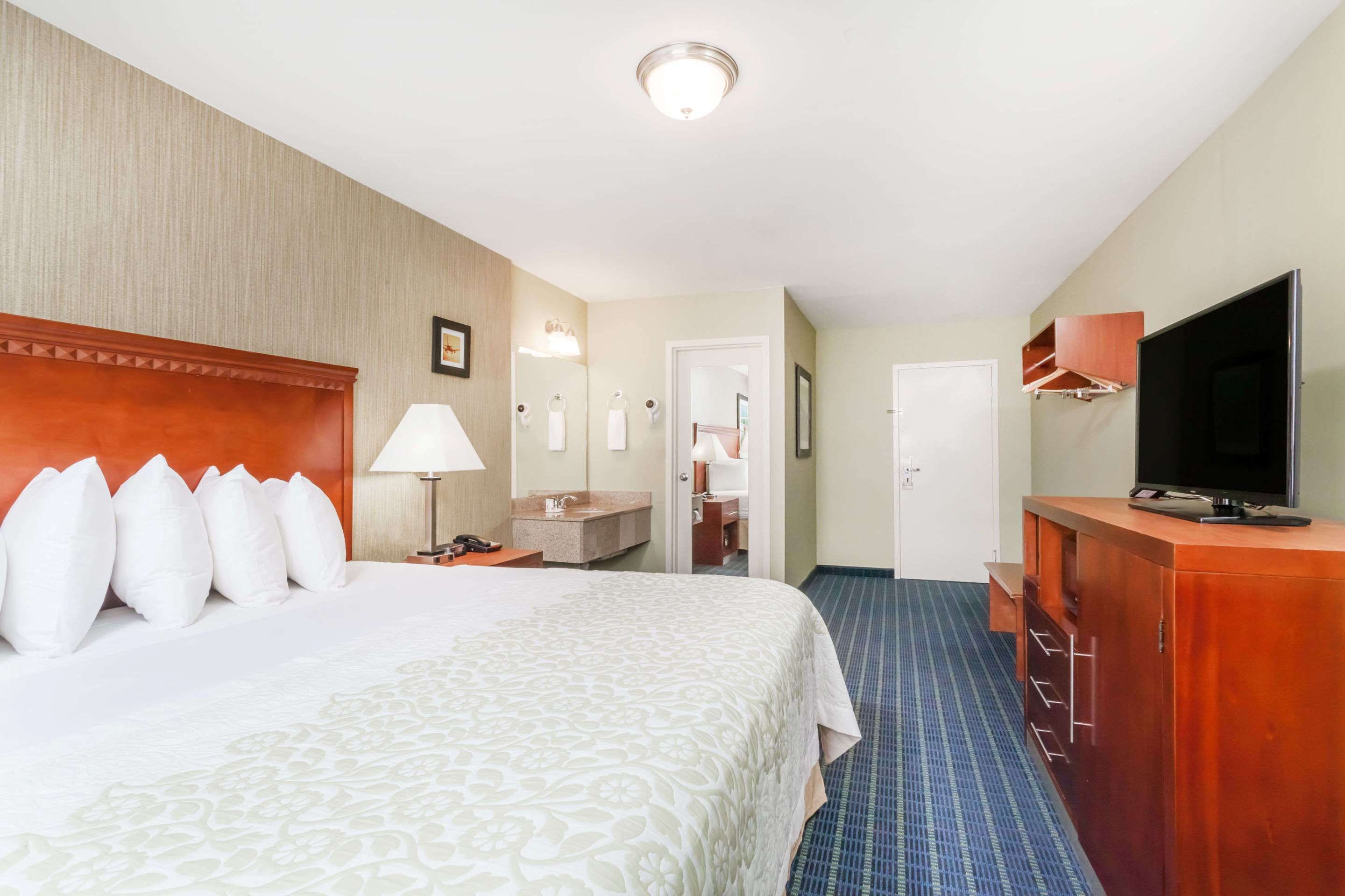 Days Inn by Wyndham Windsor Locks / Bradley Intl Airport from $7 ...