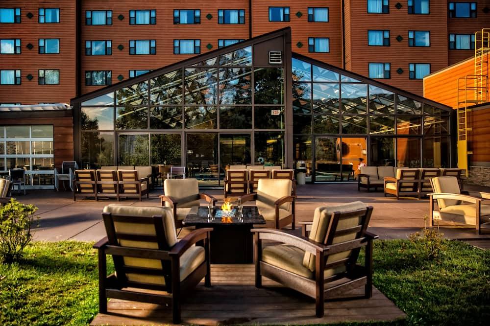 Rocky Gap Casino Resort from 77. Flintstone Hotel Deals Reviews KAYAK