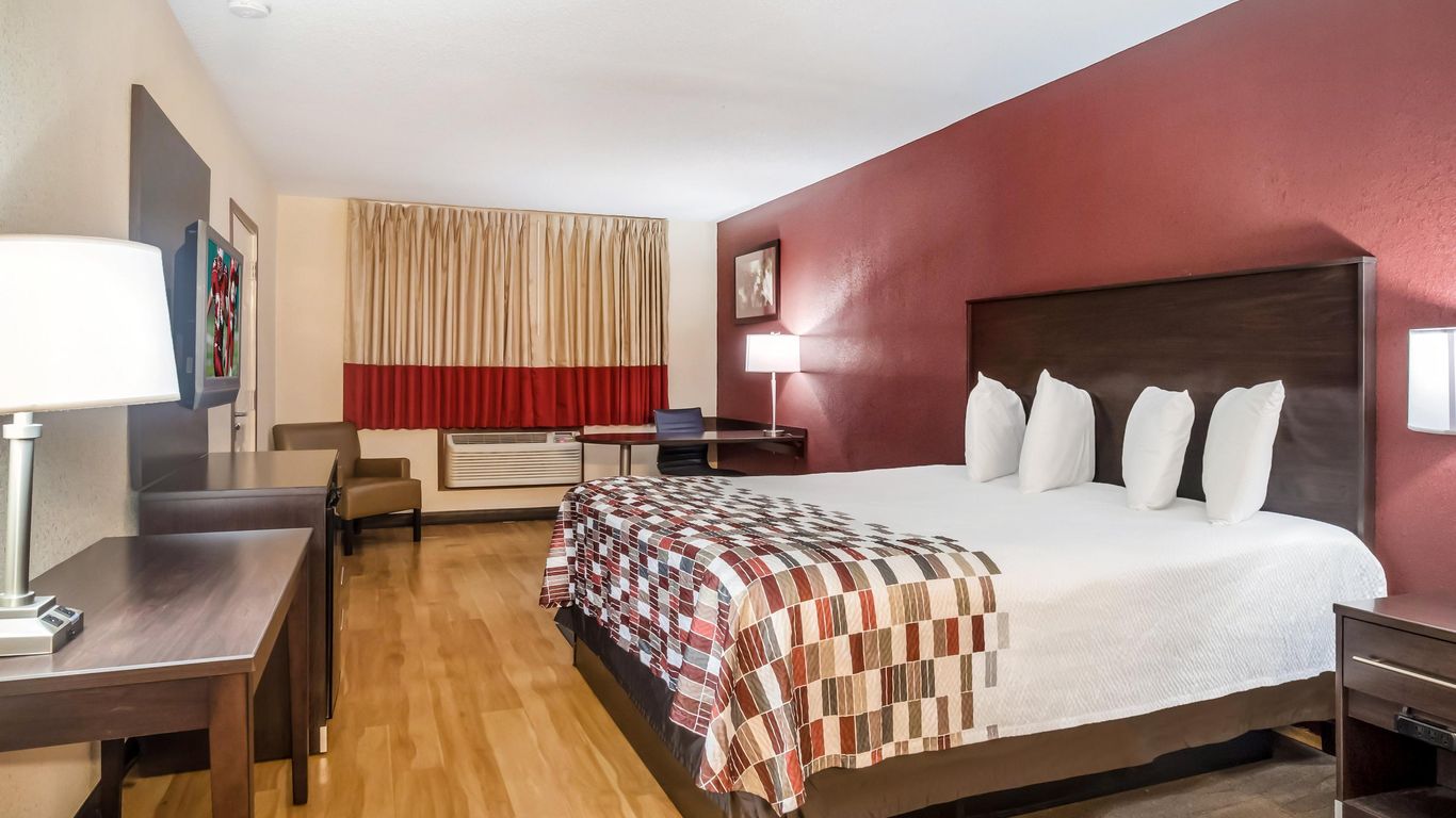 Red Roof Inn Chicago-Alsip from $58. Alsip Hotel Deals & Reviews - KAYAK