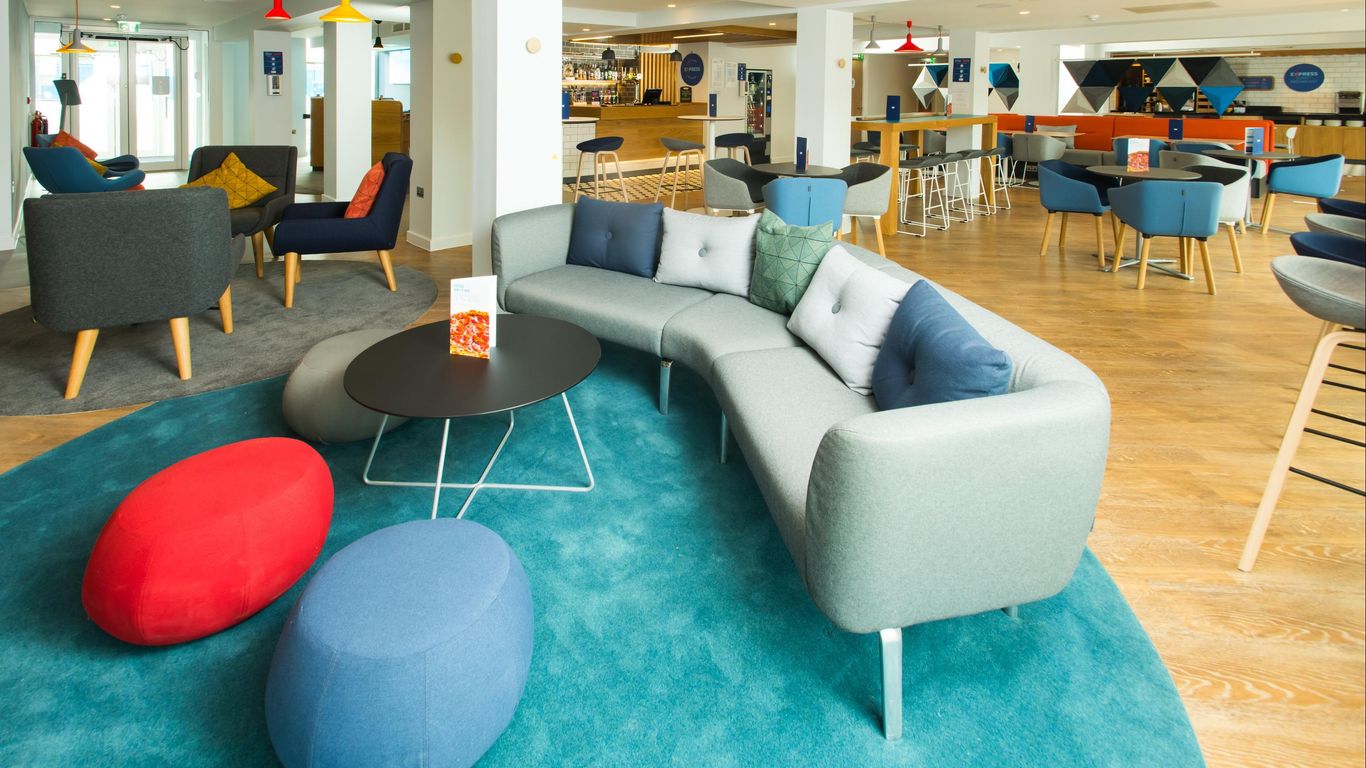 Holiday Inn Express Cardiff Bay By IHG from $79. Cardiff Hotel Deals ...