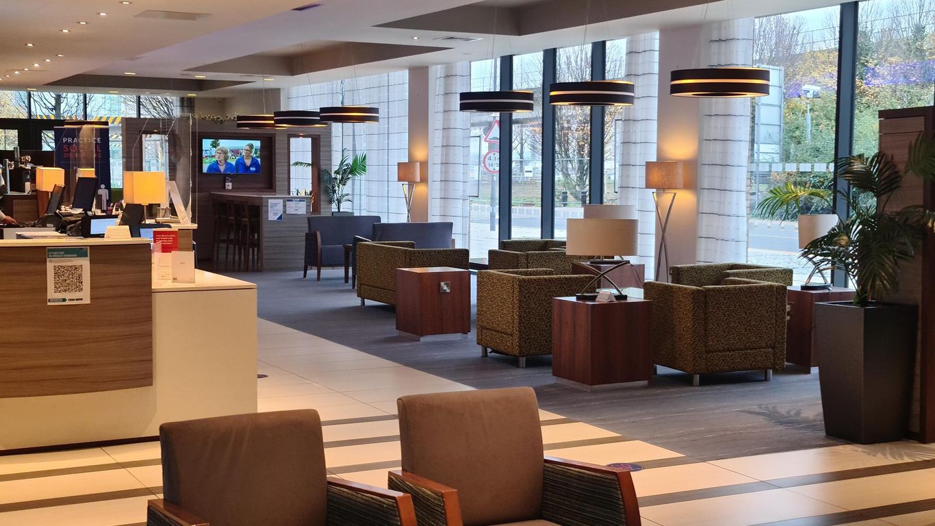 Holiday Inn Express London - Excel from $89. London Hotel Deals ...