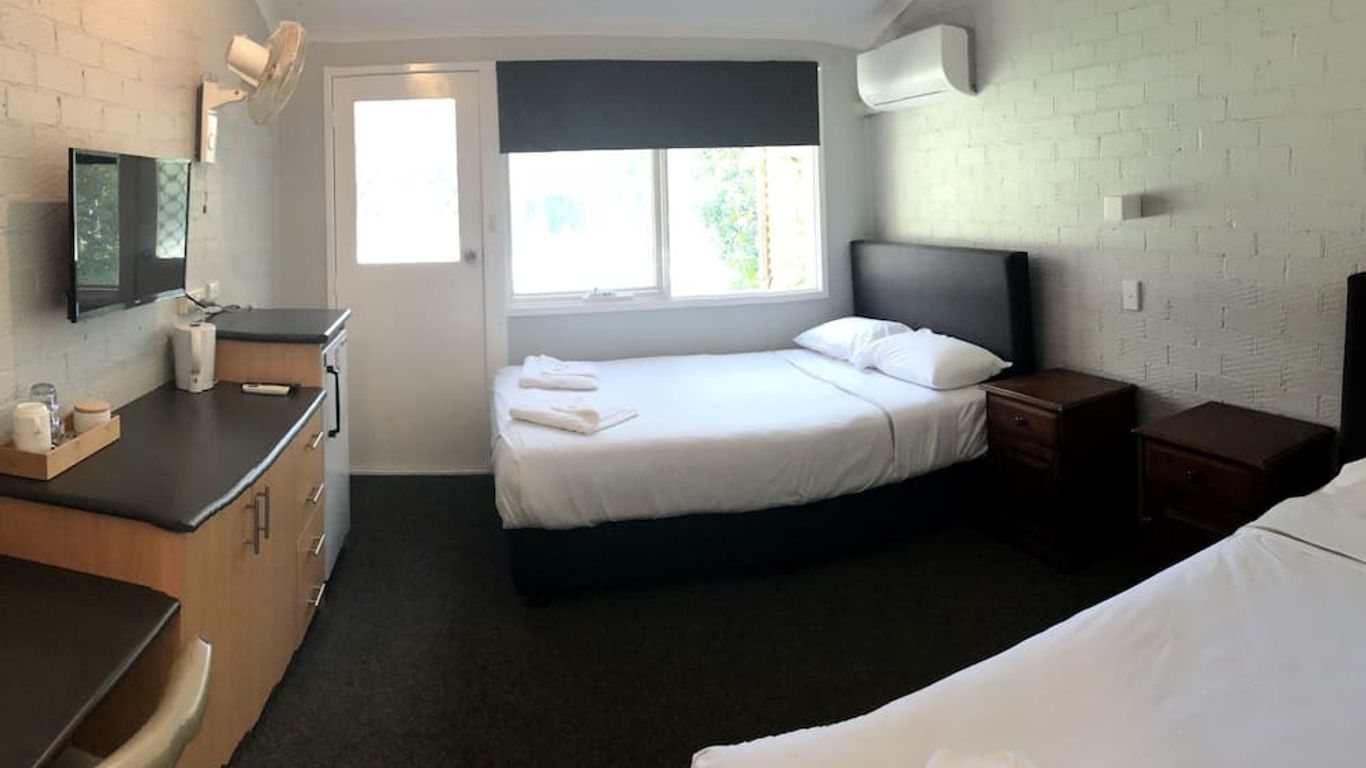 Bateau Bay Hotel from $50. The Entrance Hotel Deals & Reviews - KAYAK