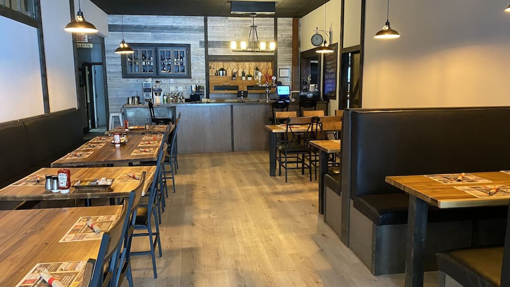 Hotel St-Alexis from $99. St-Raymond Hotel Deals & Reviews - KAYAK