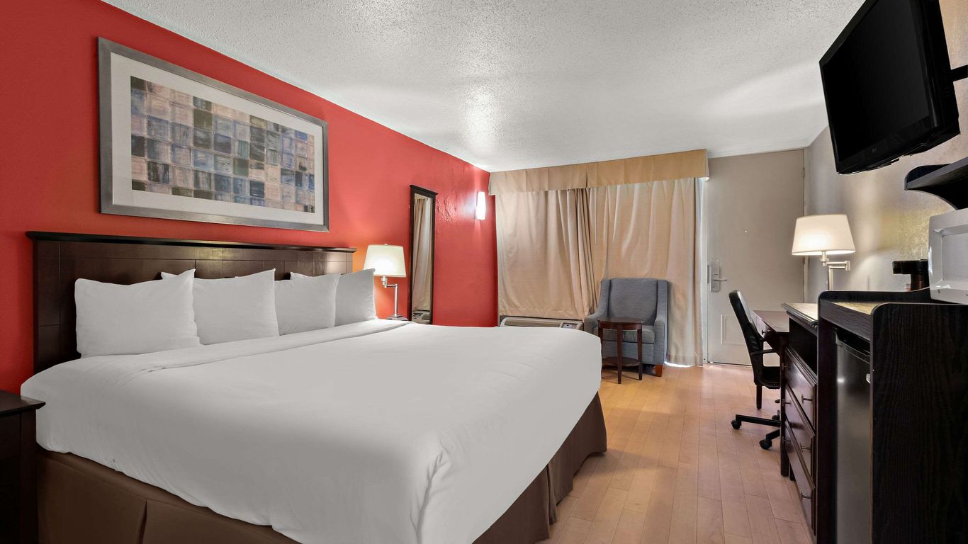 Quality Inn Wayne - Fairfield Area from $73. Wayne Hotel Deals ...
