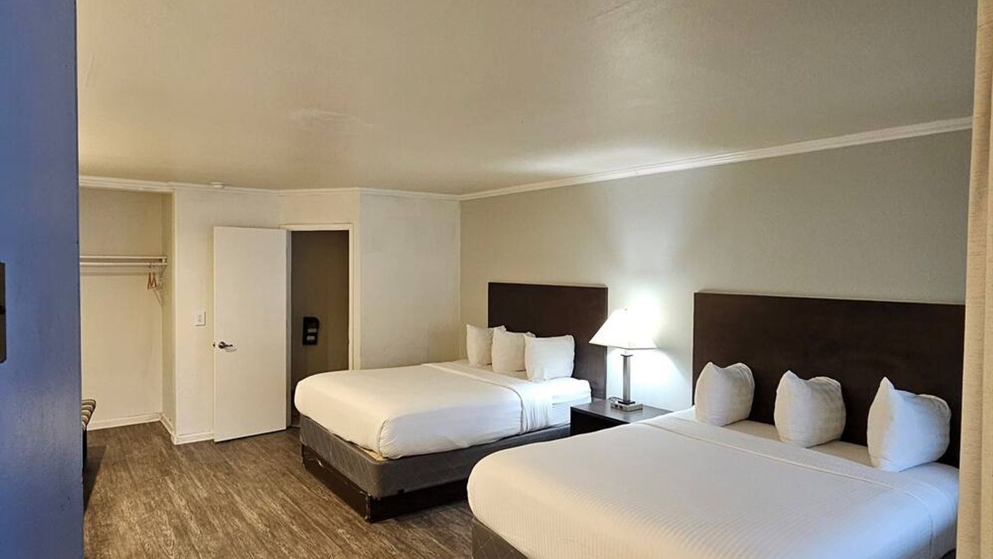 Bay Front Inn Santa Cruz from $75. Santa Cruz Hotel Deals & Reviews - KAYAK