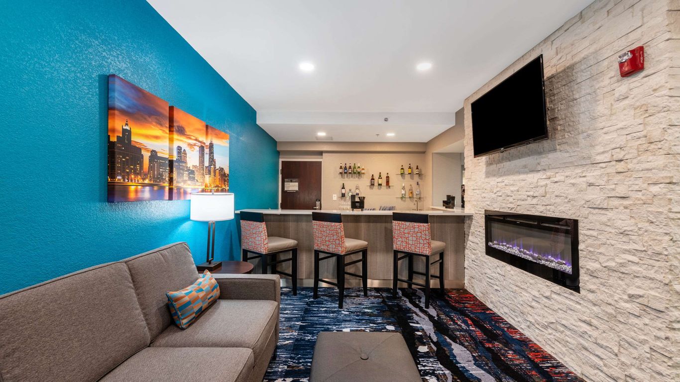 Comfort Inn Chicago Schaumburg - O'Hare Airport from $79. Schaumburg ...