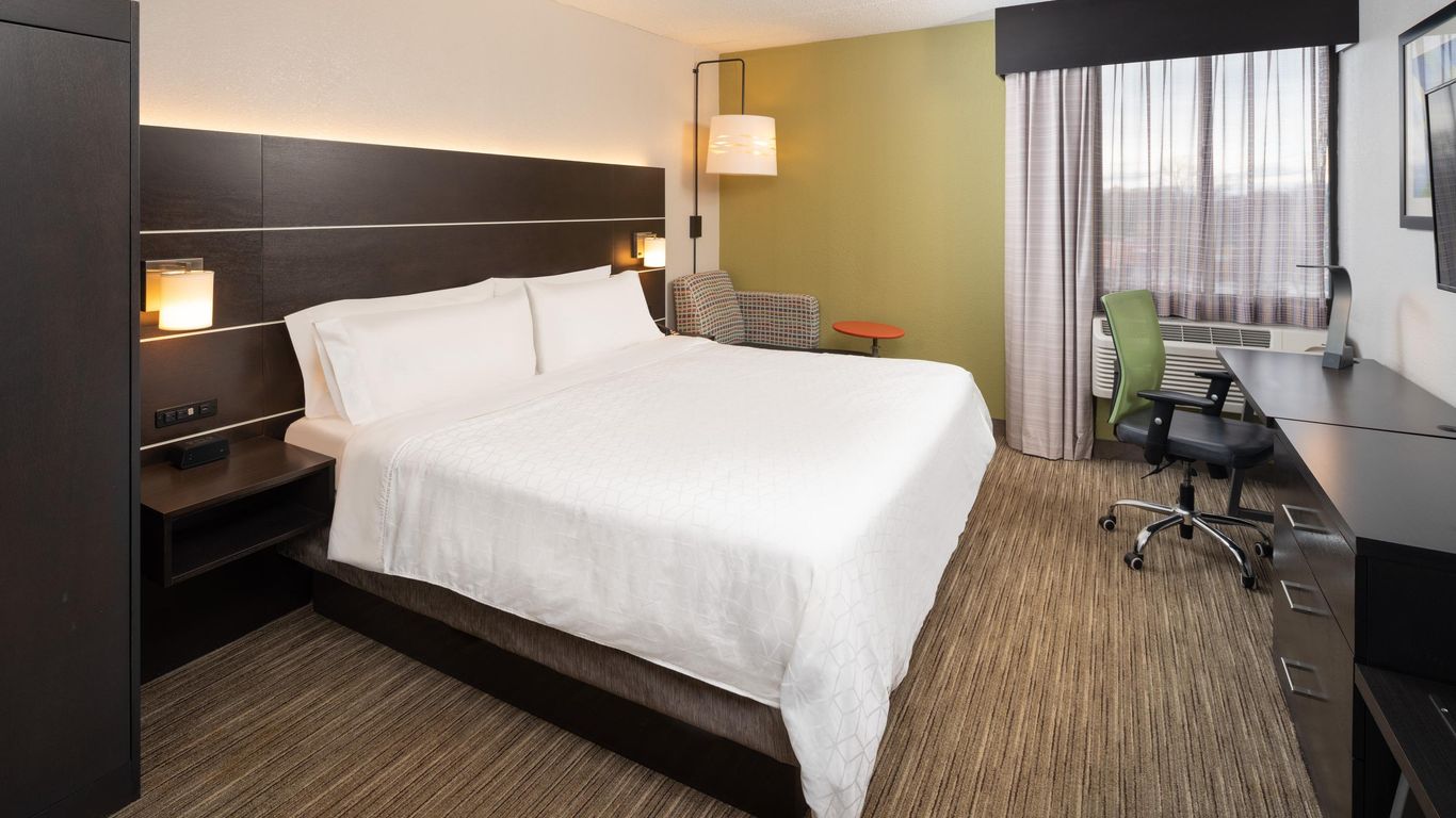 Holiday Inn Express Rochester-Greece from $83. Rochester Hotel Deals ...