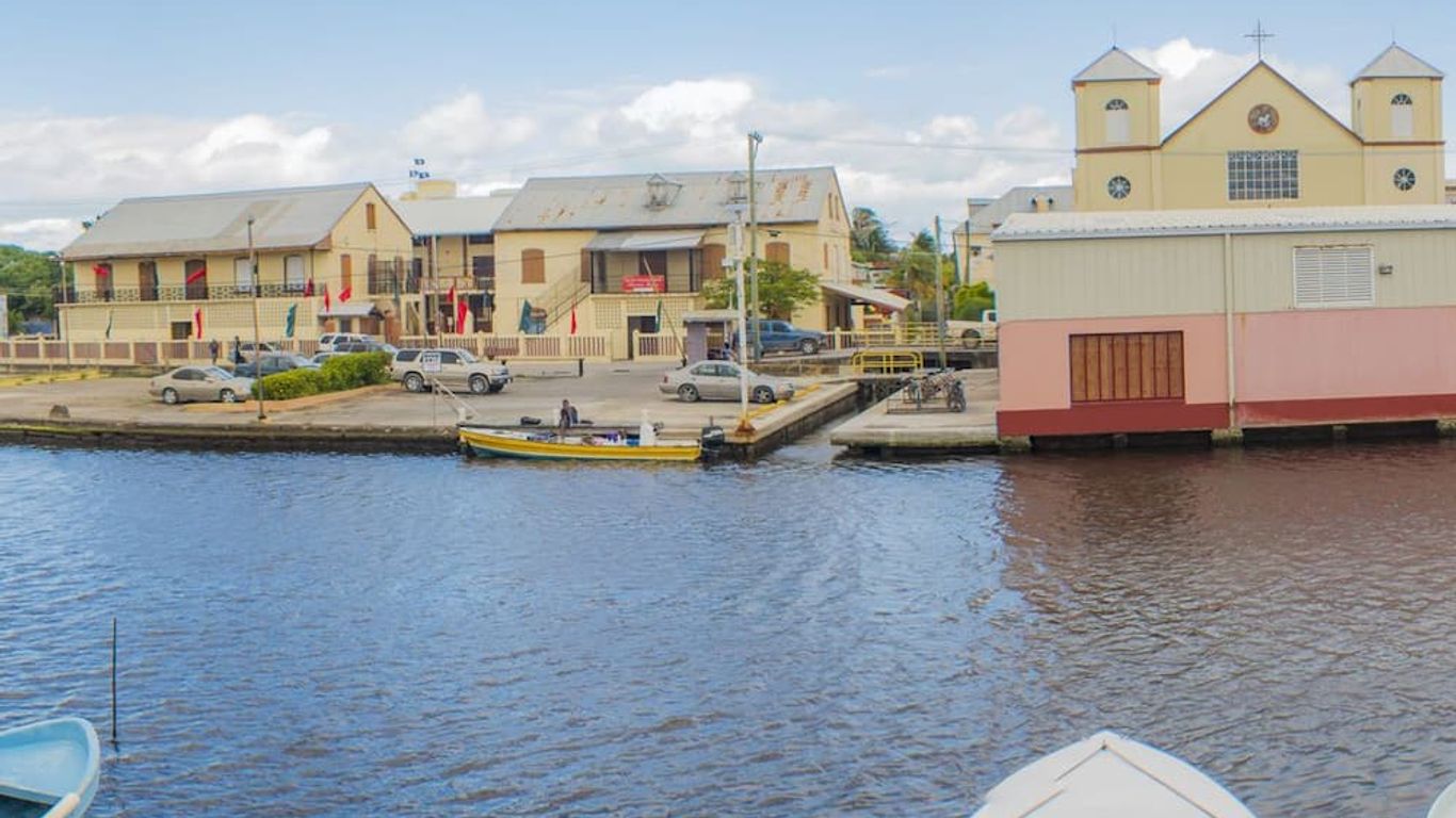 Belcove Hotel from $36. Belize City Hotel Deals & Reviews - KAYAK