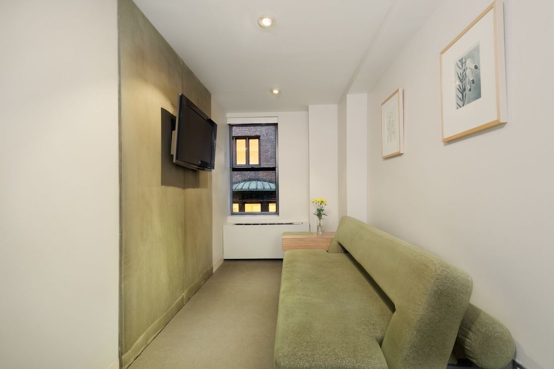 Shoreham Hotel from $37. New York Hotel Deals & Reviews - KAYAK