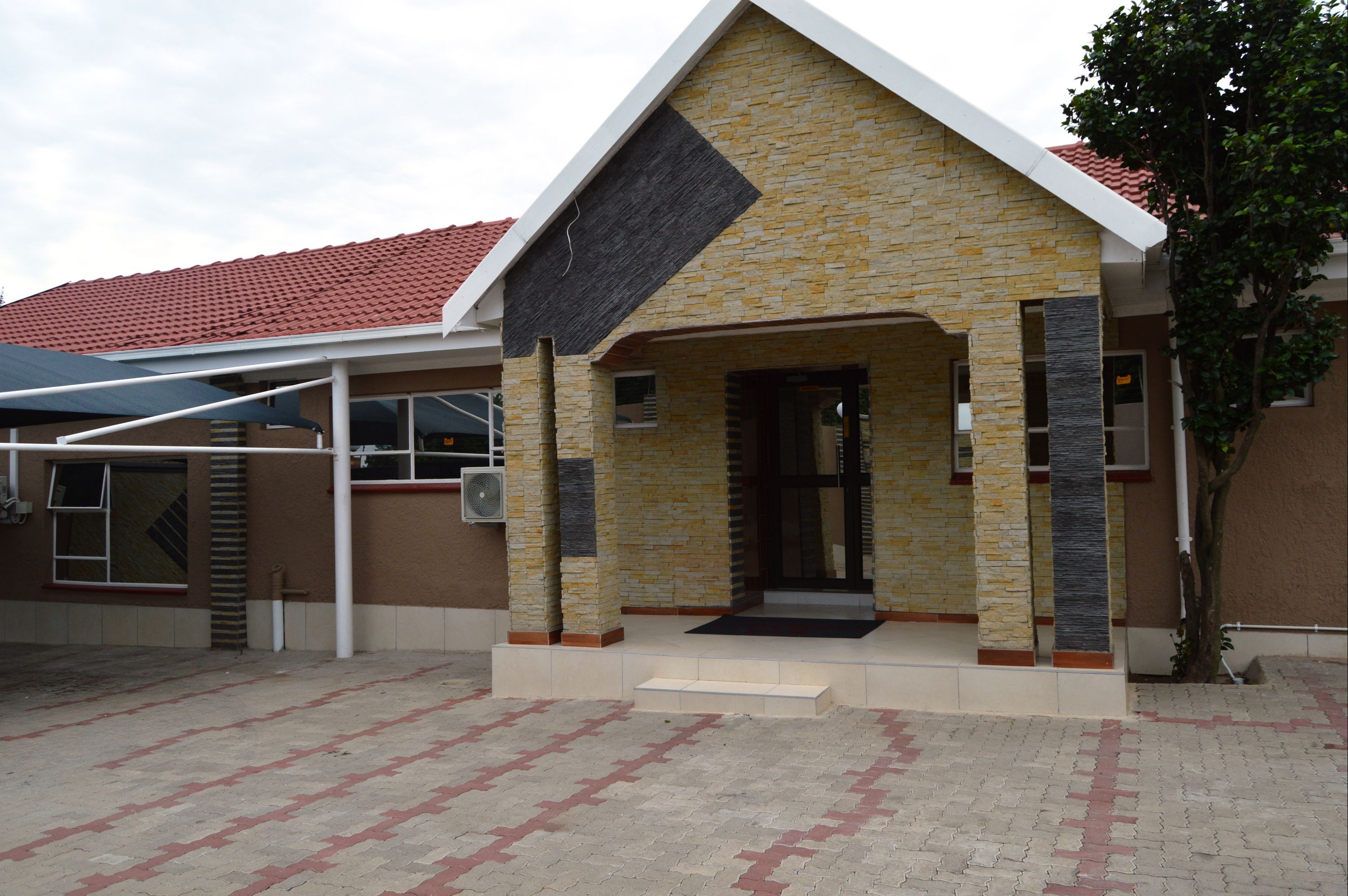 Channel View Lodge from $32. Kempton Park Hotel Deals & Reviews - KAYAK