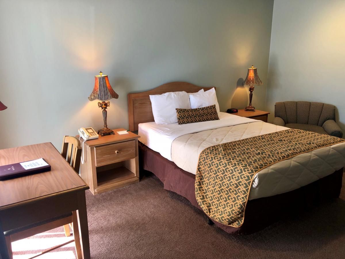 Lamp Liter Inn from $55. Visalia Hotel Deals & Reviews - KAYAK