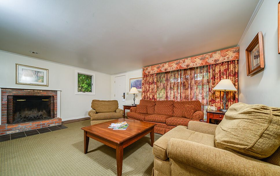 Stoweflake Mountain Resort & Spa from $104. Stowe Hotel Deals & Reviews ...