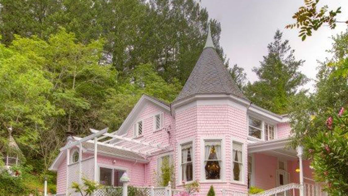 The Pink Mansion $168. Calistoga Hotel Deals & Reviews - KAYAK