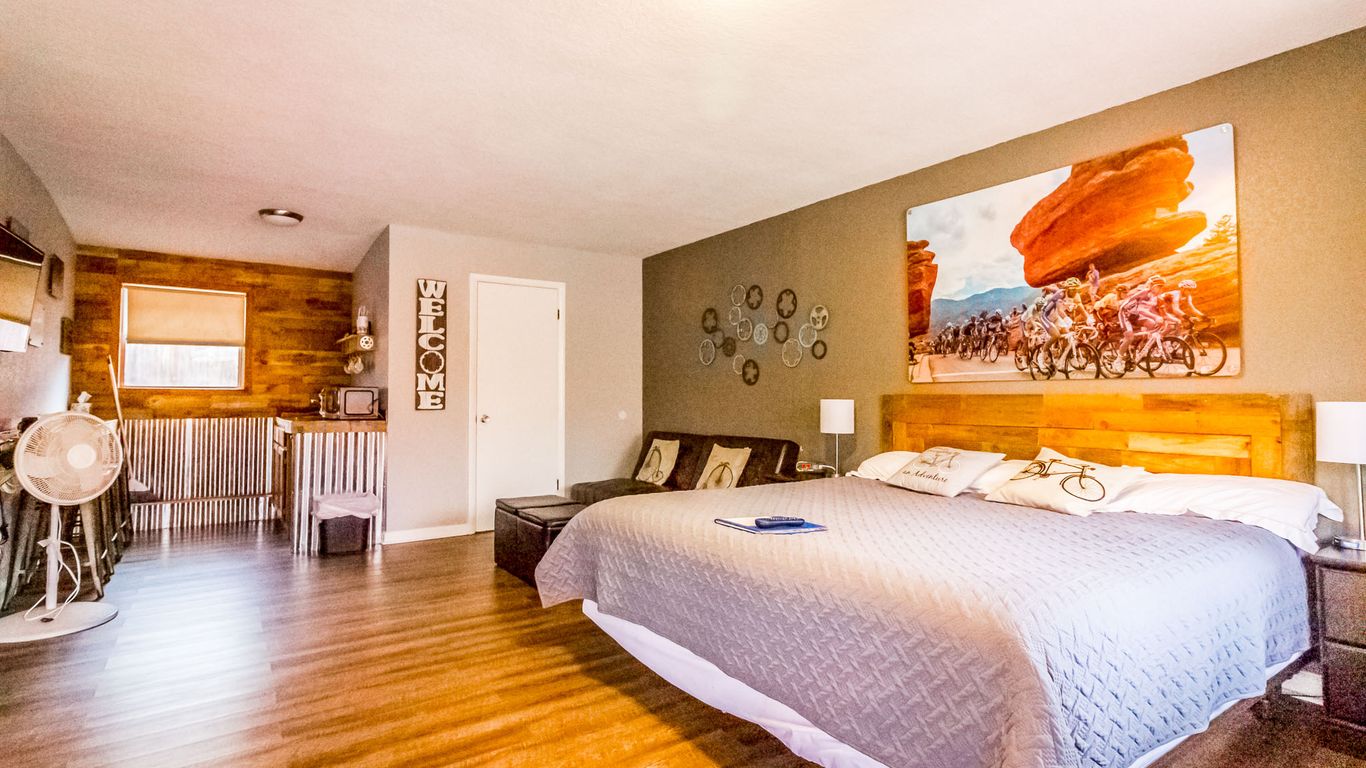Buffalo Lodge Bicycle Resort from $68. Colorado Springs Hotel Deals ...